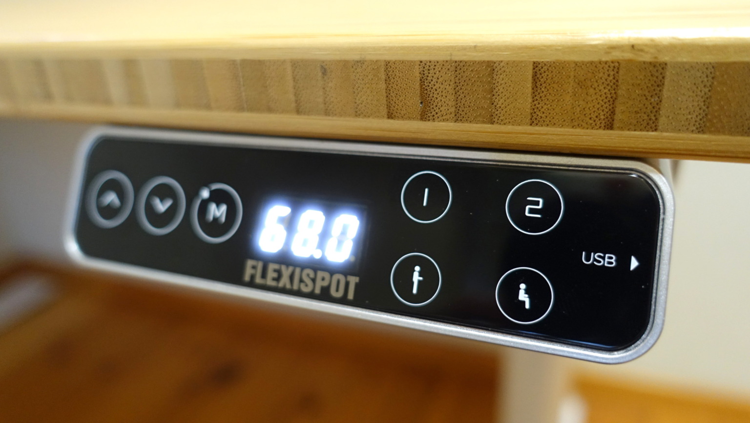 FLEXISPOT E8 Bambooレビュー｜天然竹天板が美しい最先端の電動昇降式スタンディングデスク | Revieweb